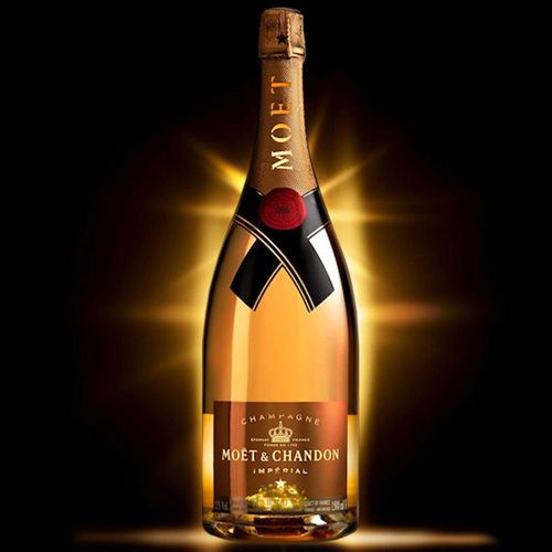 Moët & Chandon Brut Impérial Golden Light Up LED Magnum | Champagneshop.com